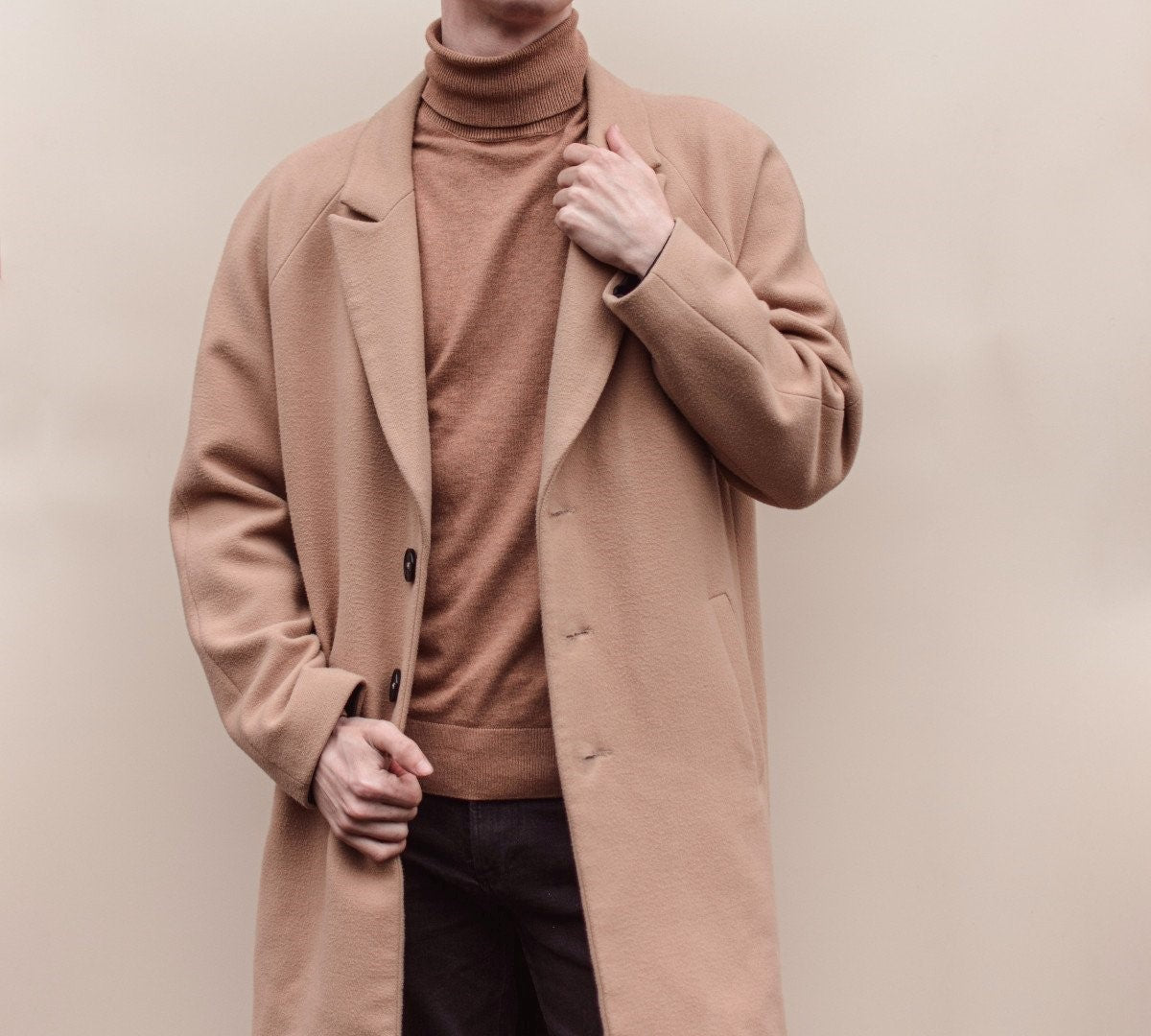 How Thick Should an Overcoat Be? Guide to Warmth & Style – OvercoatUSA